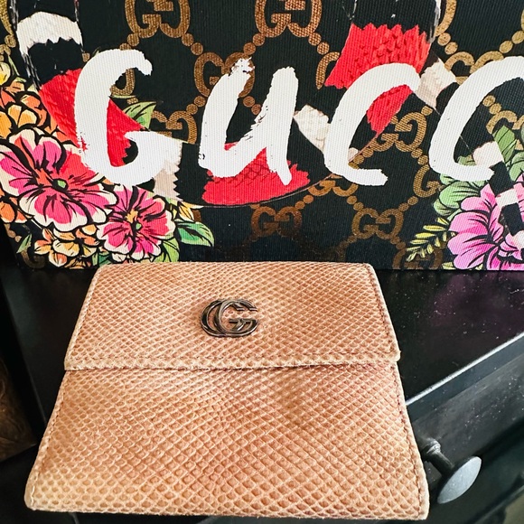 Gucci | Bags | Gucci Snakeskin Snap Closure Wallet With Silver Tone Gg ...